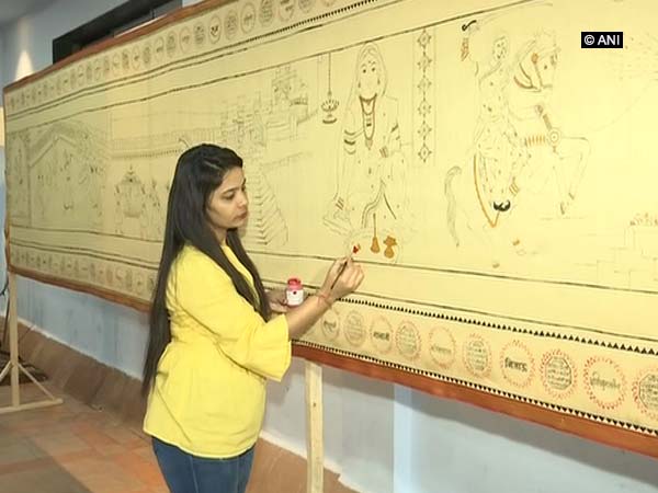 Woman artist depicts life of Jijabai on 125 ft long saree in Mumbai