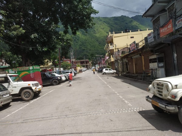 Uttarakhand: Markets in Dharchula observing restrictions against COVID-19